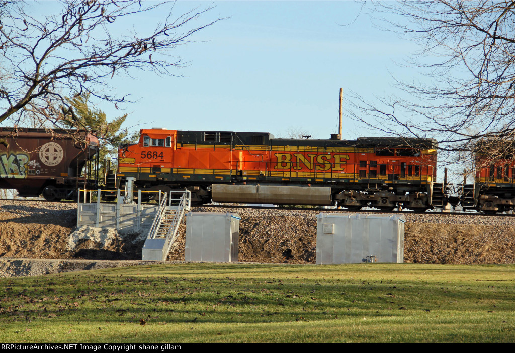 BNSF 5684 trails 2nd unit.
